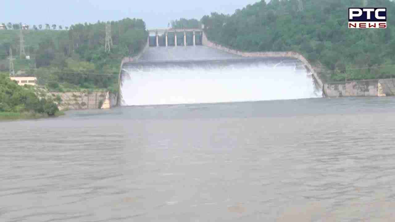 Pong Dam: ਪੌਂਗ ਡੈਮ ਤੋਂ ਛੱਡਿਆ ਗਿਆ 22300 ਕਿਊਸਿਕ ਪਾਣੀ,ਅਲਰਟ ਹੋਇਆ ਜਾਰੀ/22300 ...