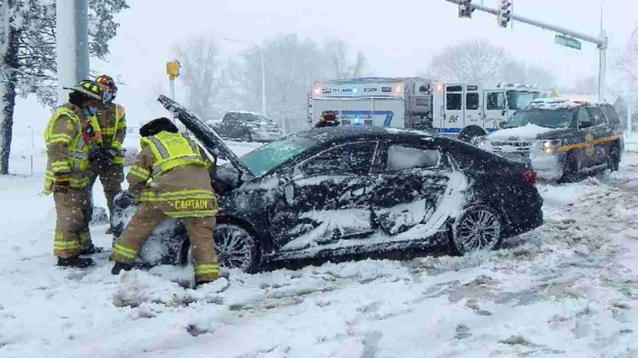Ukraine Snow Storm: यूक्रेन में बर्फीले तूफान ने मचाई तबाही, 10 लोगों ...